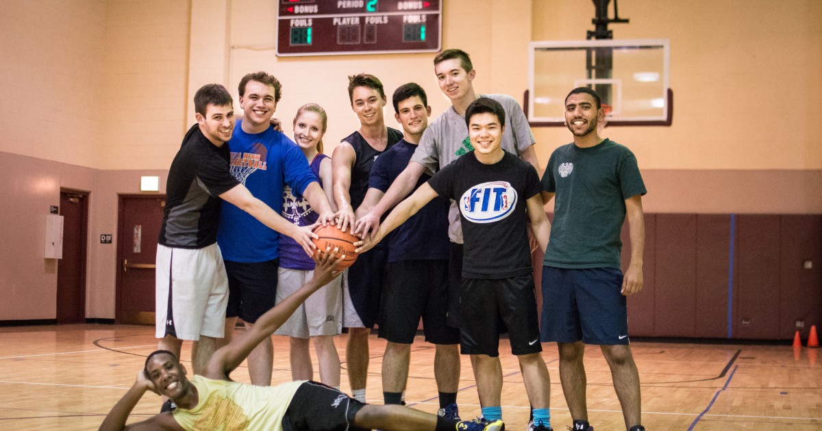 Chicago Basketball League: A Courtside Community | The College | The ...